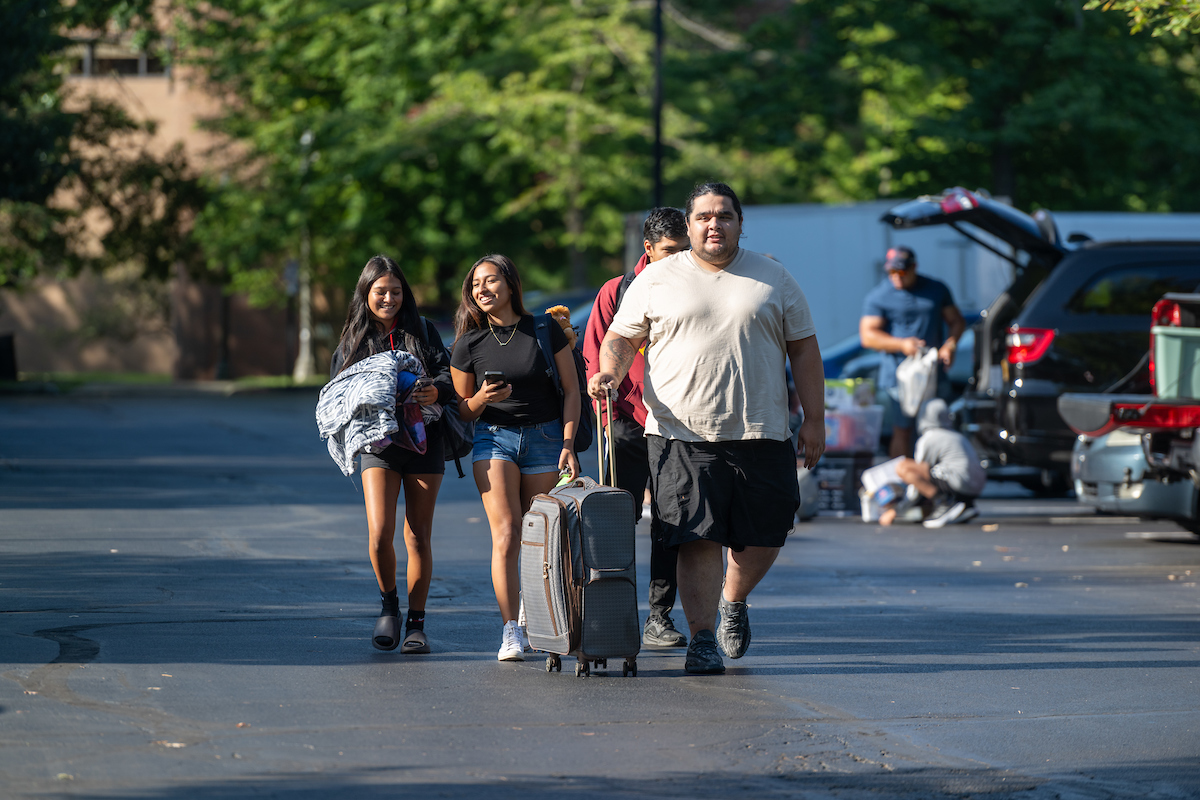 First-Year Students Move Onto Campus Carrying Belongings, Excitement ...